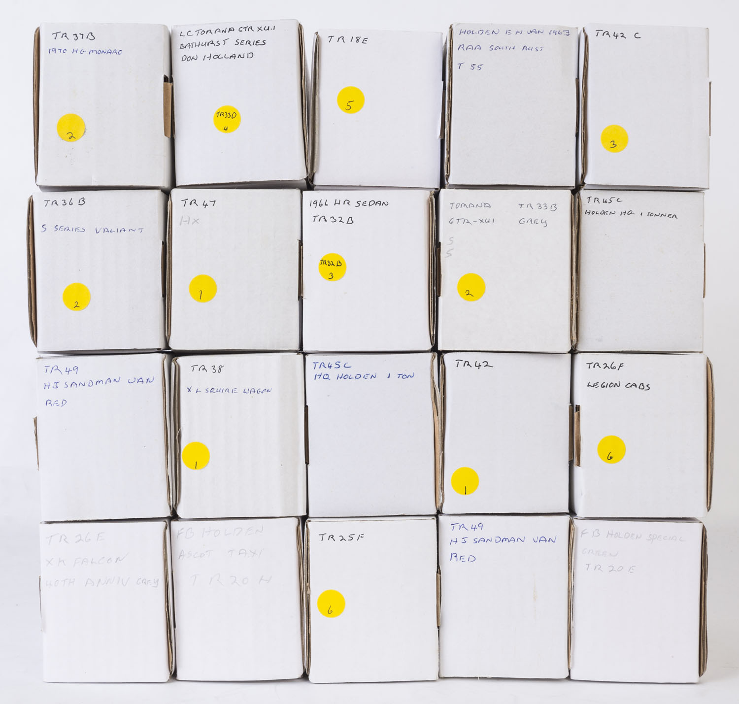 TRAX: Twenty 1:43 scale Trax models including Holden HK Sedan (TR32B ...