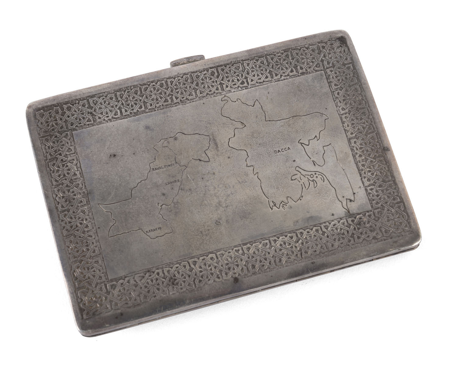 PAKISTAN CRICKET TOUR OF AUSTRALIA: Commemorative silver cigarette case ...