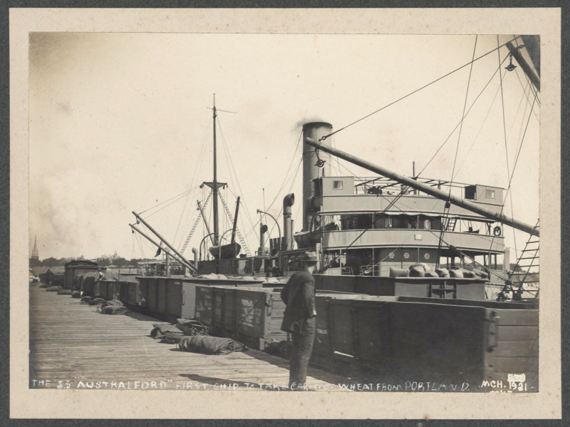 TOYE BROTHERS, PORTLAND, VIC. A group of four shipping scene images ...