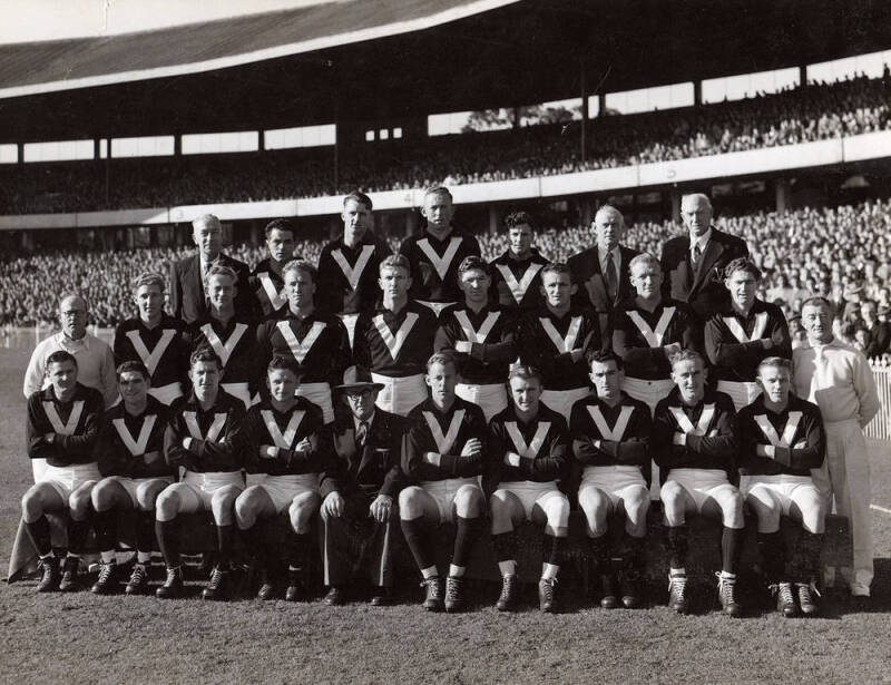 BIG V TEAM PHOTOGRAPHS: Victorian team photographs, noted 1948, 1952 ...