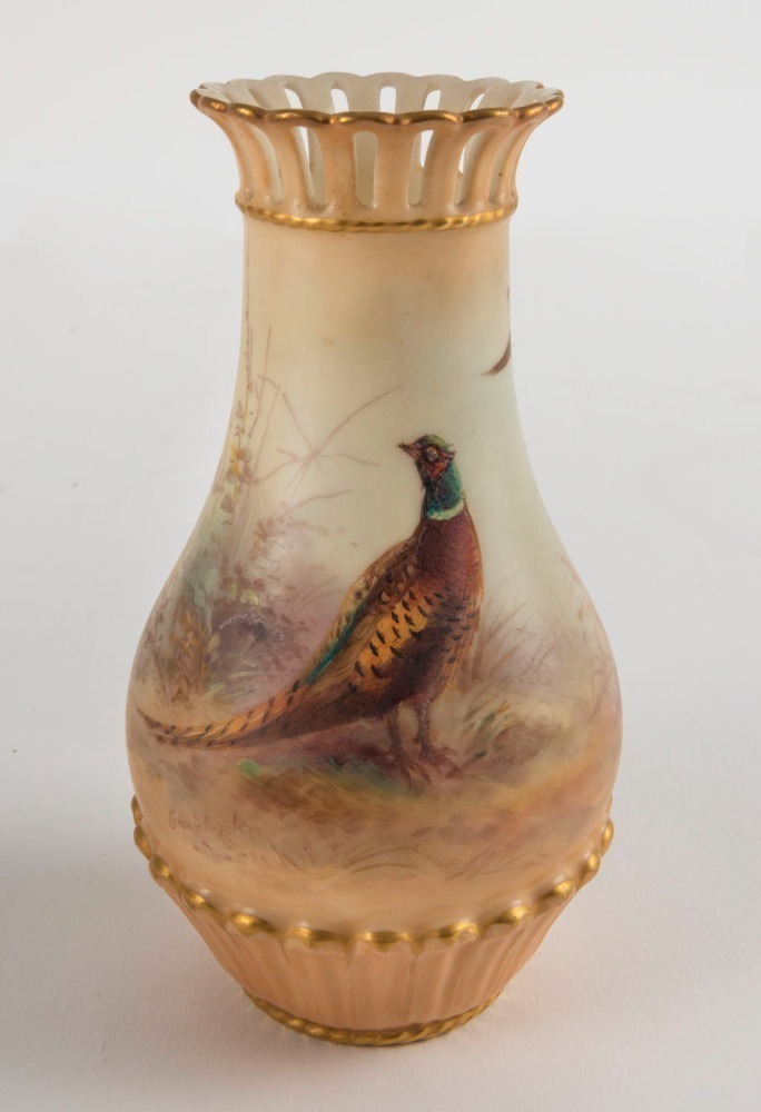 GRAINGER & Co. WORCESTER antique English porcelain pheasant vase with ...
