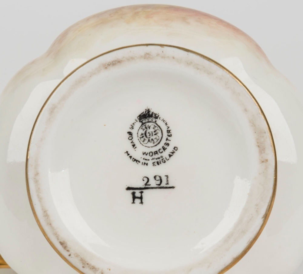 ROYAL WORCESTER English porcelain pot pourri vase with highland cattle ...