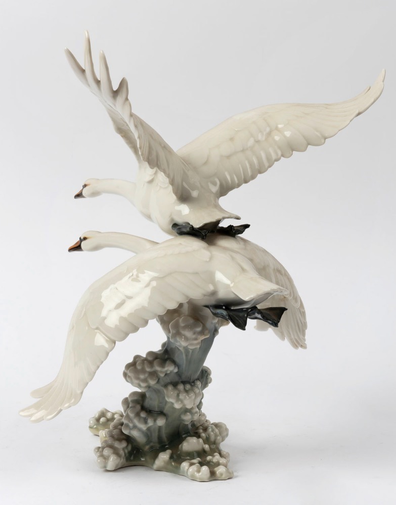 HUTSCHENREUTHER German porcelain flying swans statue, green factory ...