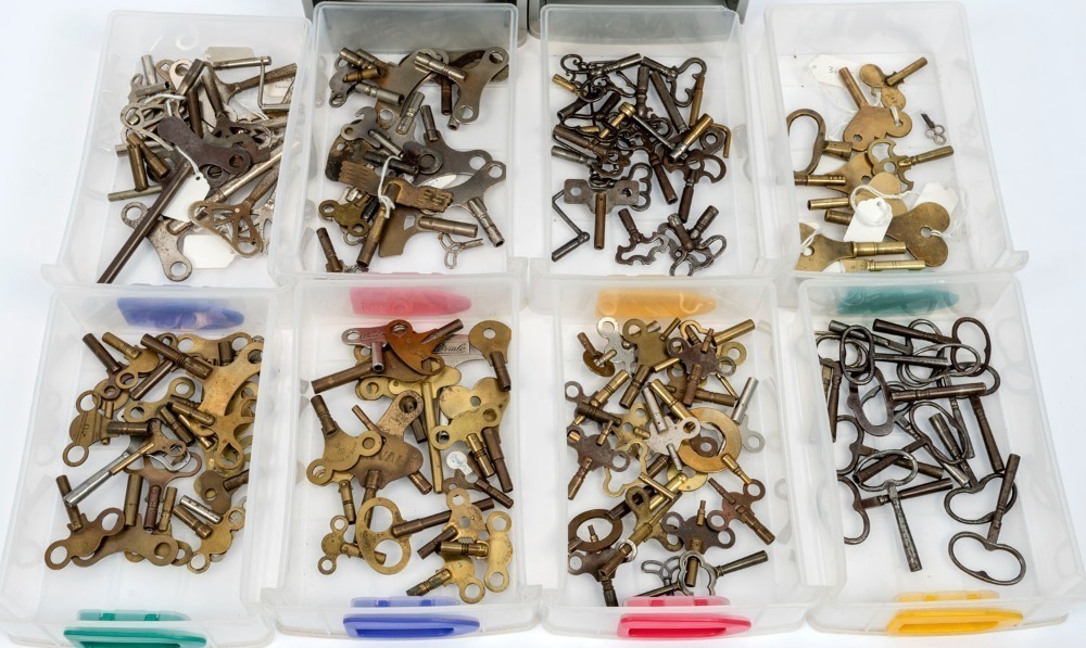 CLOCK KEYS: A good quality assortment of antique and vintage examples ...