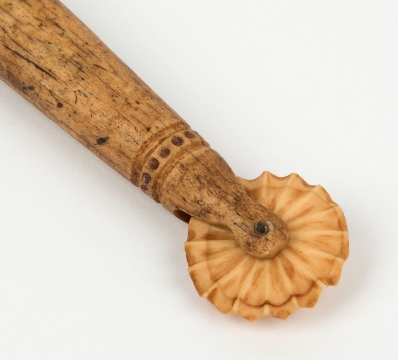 JAGGING WHEEL antique whale bone example with turned handle, 19th ...