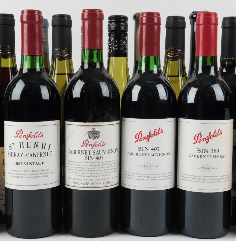 AUSTRALIAN WINES twenty assorted bottles of red and white wine, various ...