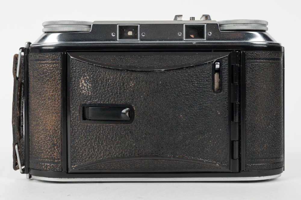 VOIGTLÄNDER: 1951 Bessa II vertical-folding camera, bold-inscription ...