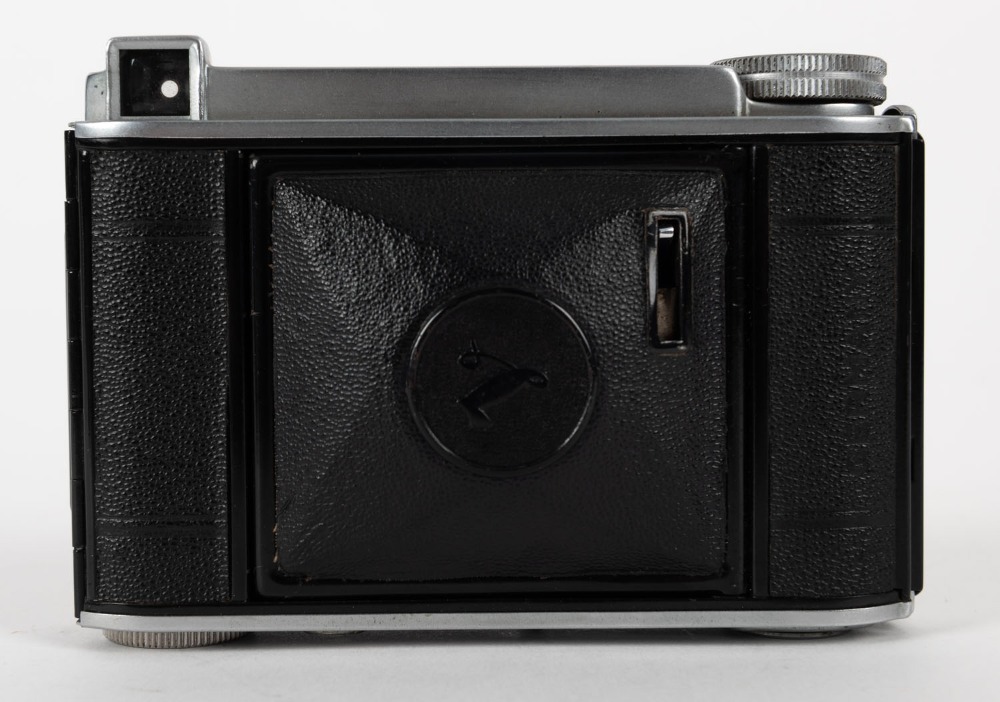 VOIGTLÄNDER: Three 1938 Bessa 66 'Baby Bessa' vertical-folding cameras ...