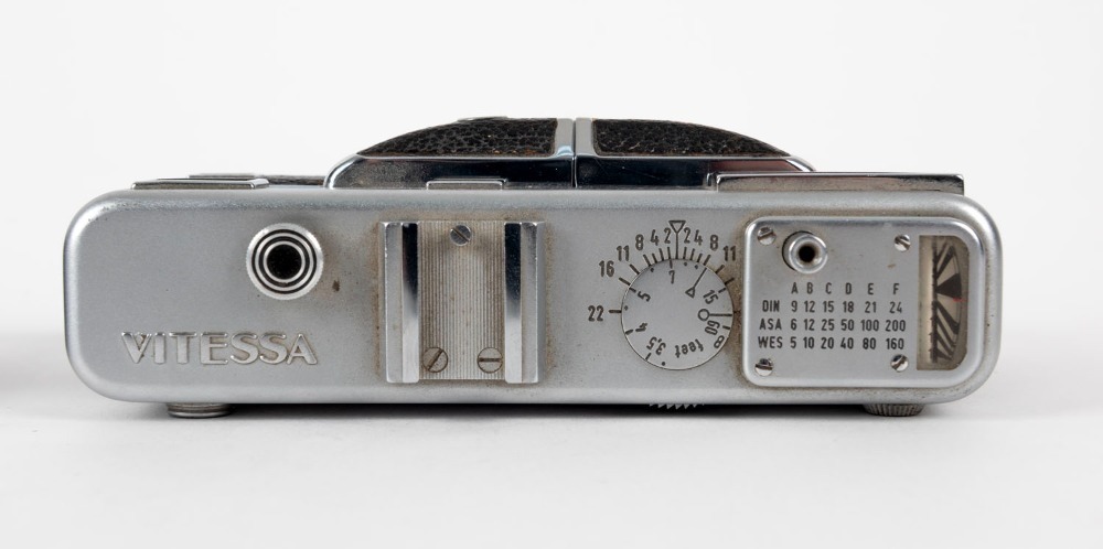 VOIGTLÄNDER: Two 1954 Vitessa L 'barn-door' style rangefinder cameras ...