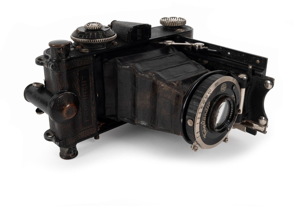 VOIGTLÄNDER: Pre-war Prominent 6x9 vertical-folding rangefinder camera ...