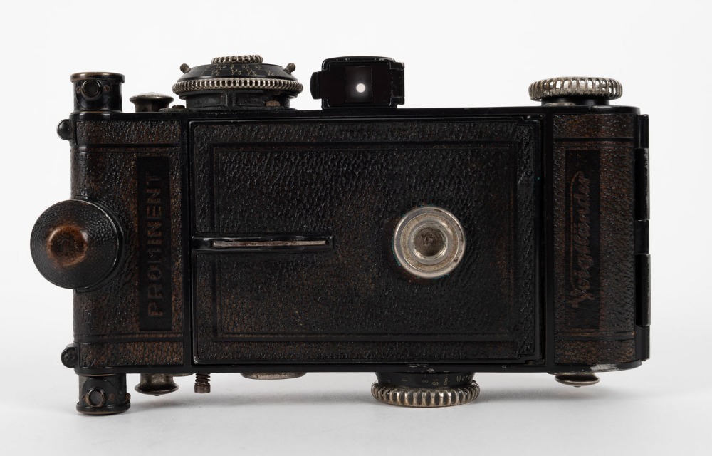 VOIGTLÄNDER: Pre-war Prominent 6x9 vertical-folding rangefinder camera ...