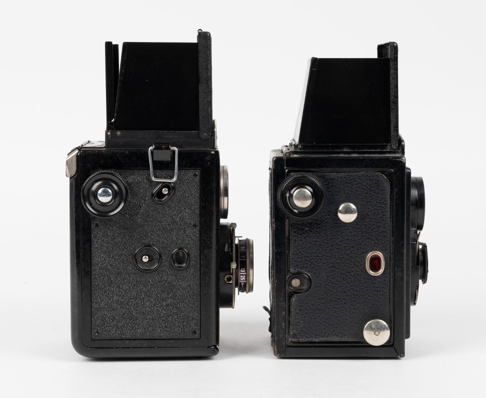 VOIGTLÄNDER: Two Brillant TLR cameras - one 1932 model [#E206251] with ...