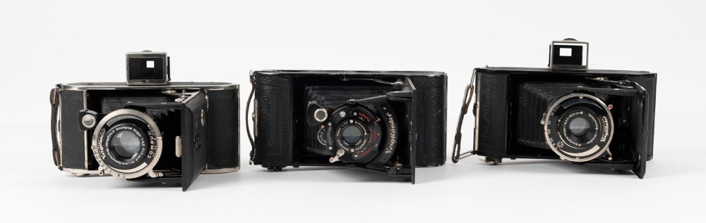 VOIGTLÄNDER: Three Bessa vertical-folding cameras - one 1929 model with ...