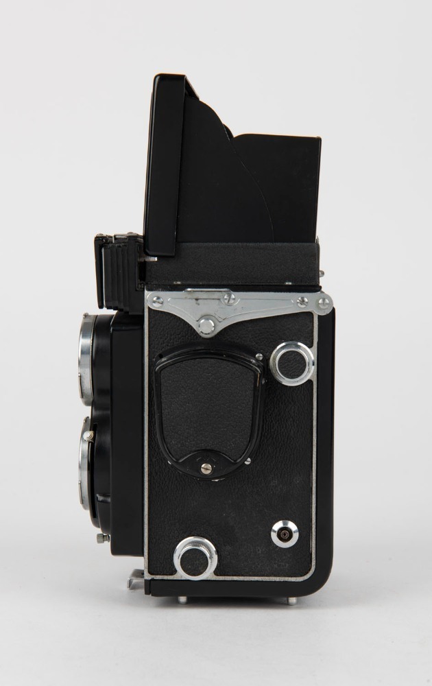 YASHICA: Yashicaflex S TLR camera [#67 232], circa 1954, with Heliotar ...