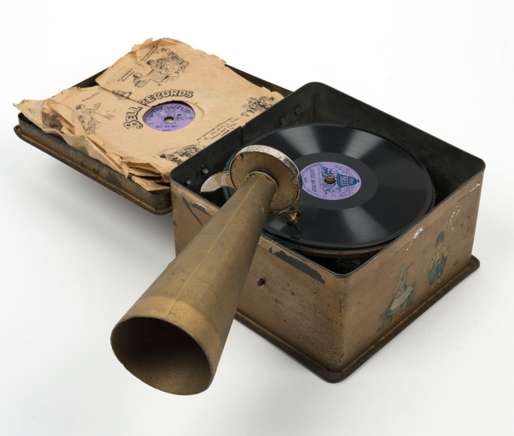 FAIRY MELODIOUS GRAMOPHONE vintage hand-cranked child's gramophone ...