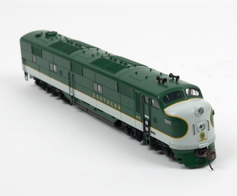 HO SCALE MODEL RAILWAYS: BROADWAY LIMITED: Pennsy GG1 Electric ...