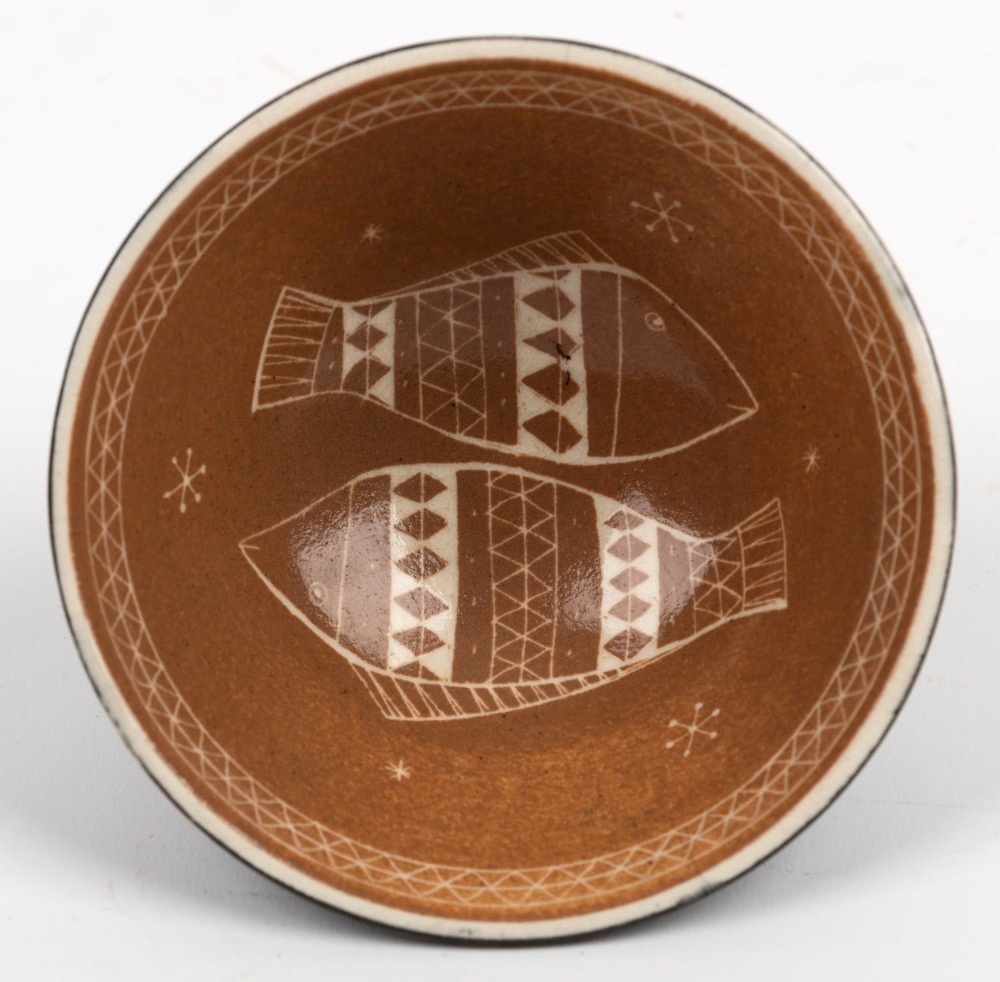 DAVID & HERMIA BOYD pottery bowl with sgraffito fish decoration to the ...