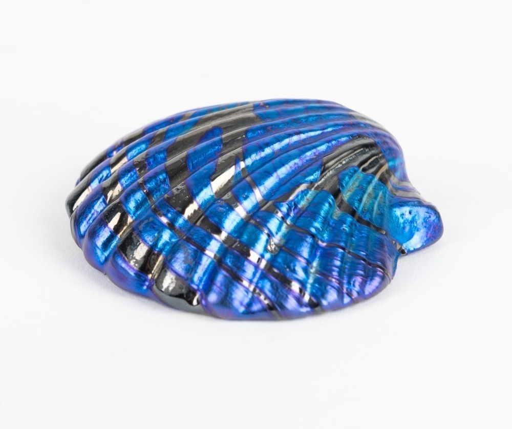 COLIN HEANEY Australian iridescent art glass vase scallop shell ...