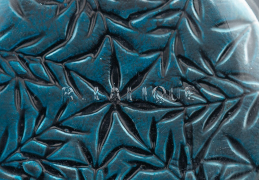 LALIQUE The Vase pattern French glass plate with blue stained finish ...