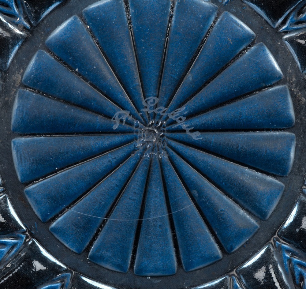 LALIQUE Epis pattern French glass plate with blue stained finish ...