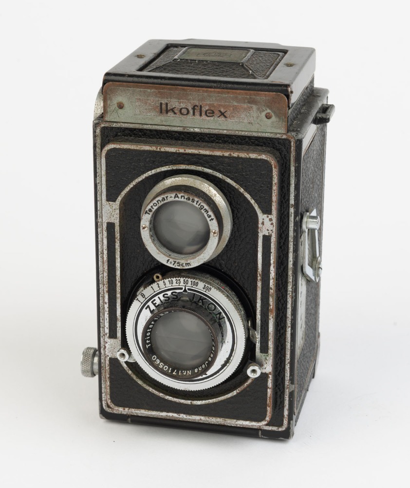 ZEISS IKON: Ikoflex II (851/16) TLR camera, c. 1936, with Triotar 75mm ...