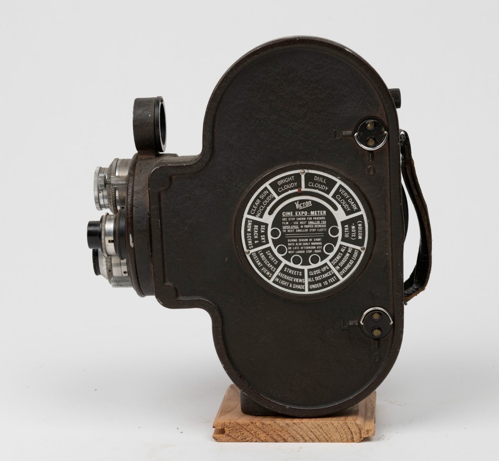 VICTOR ANIMATOGRAPH: Victor Cine Camera Model 4 movie camera, c. 1930s ...