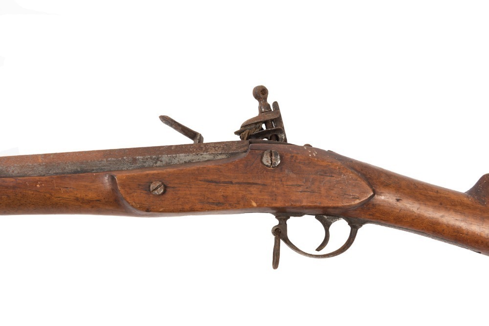 An antique flint lock Kentucky rifle with octagonal barrel, barn find ...