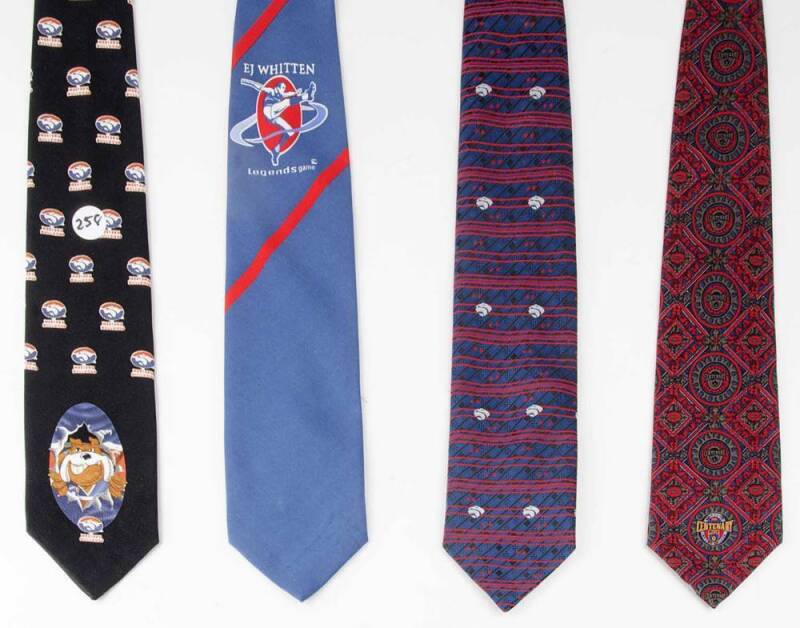 FOOTSCRAY: Collection with rare 1966 Practice Match Football Record ...