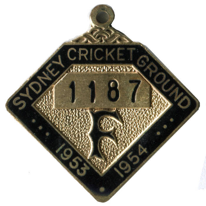 SYDNEY CRICKET GROUND, membership badges (22) for 1940-41, 1947-48 ...