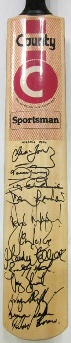 1994 VICTORIAN TEAM, full size County Cricket Bat with 12 signatures ...